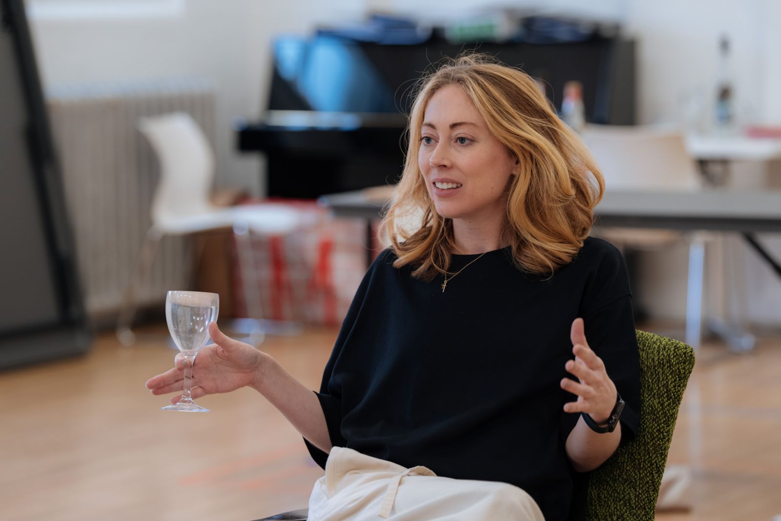 Robert Sean Leonard, Paten Hughes step into rehearsals for Interview ...