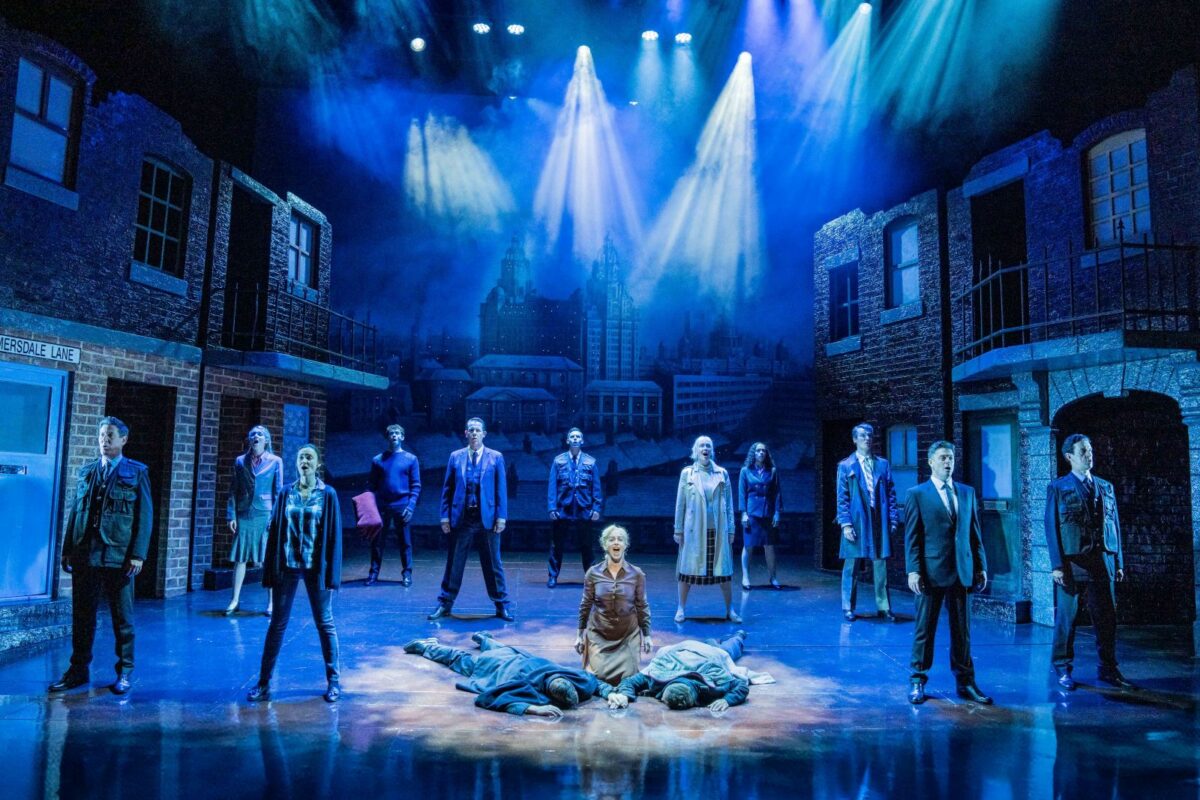 Blood Brothers builds 2026 tour cast – The Theatre Playbook