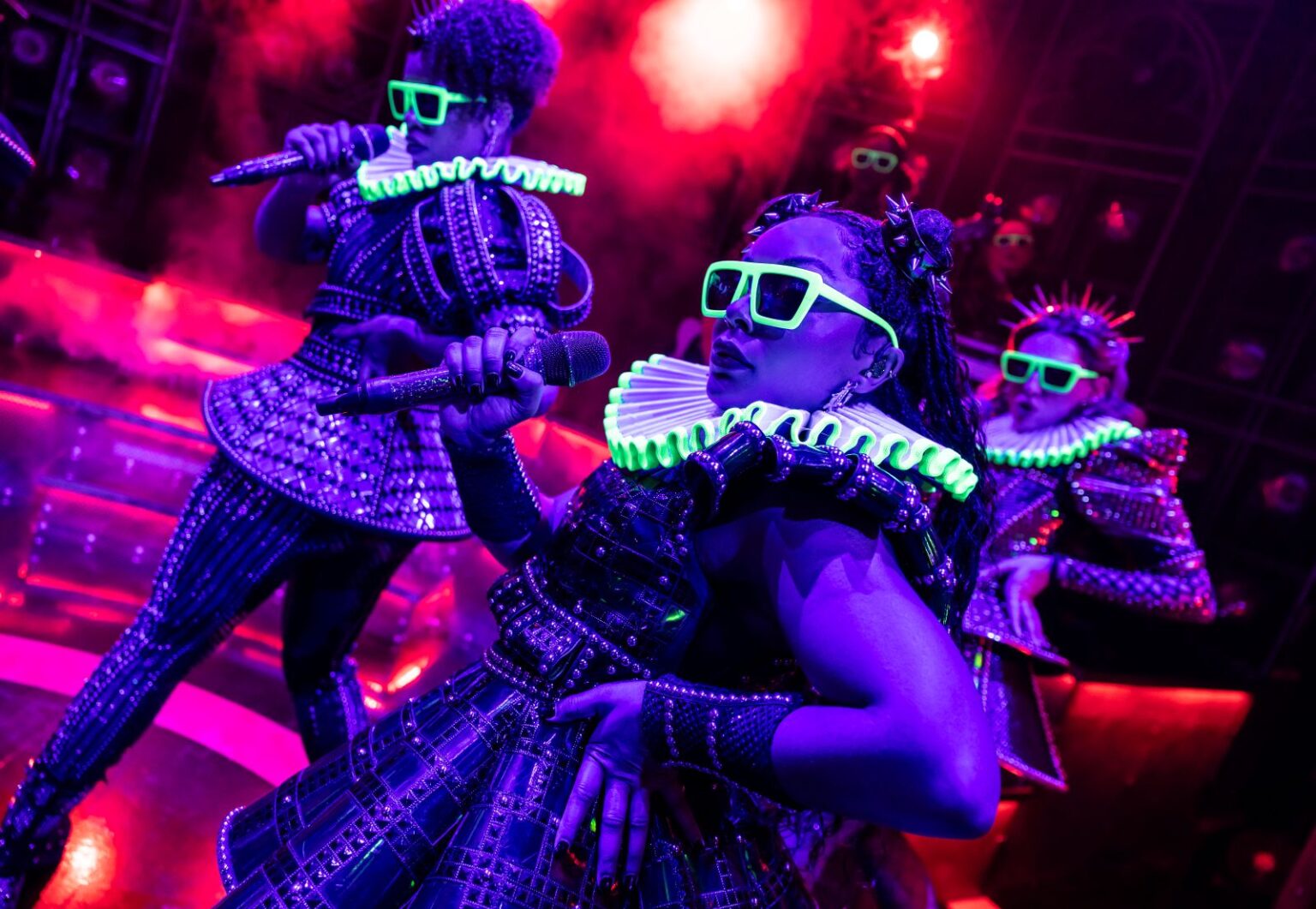 Six extends reign at West End’s Vaudeville Theatre – The Theatre Playbook